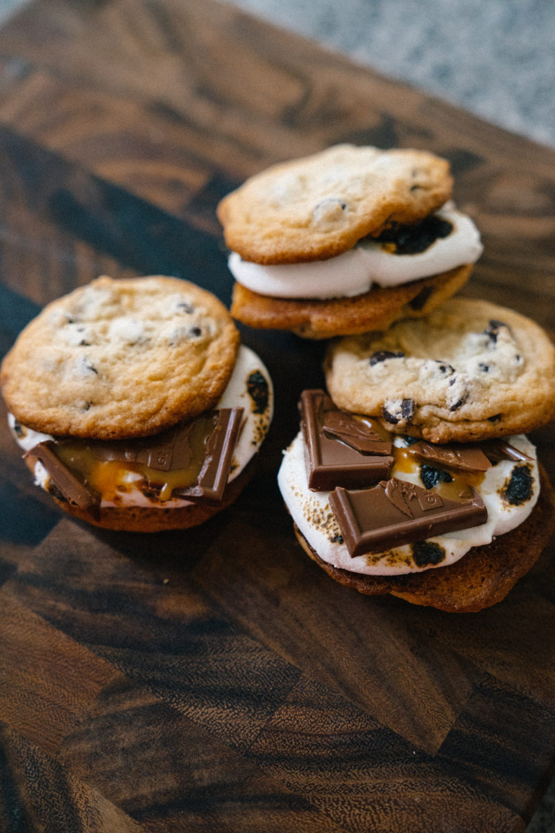 How to Make Marshmallow Caramel S’mores Cookies
