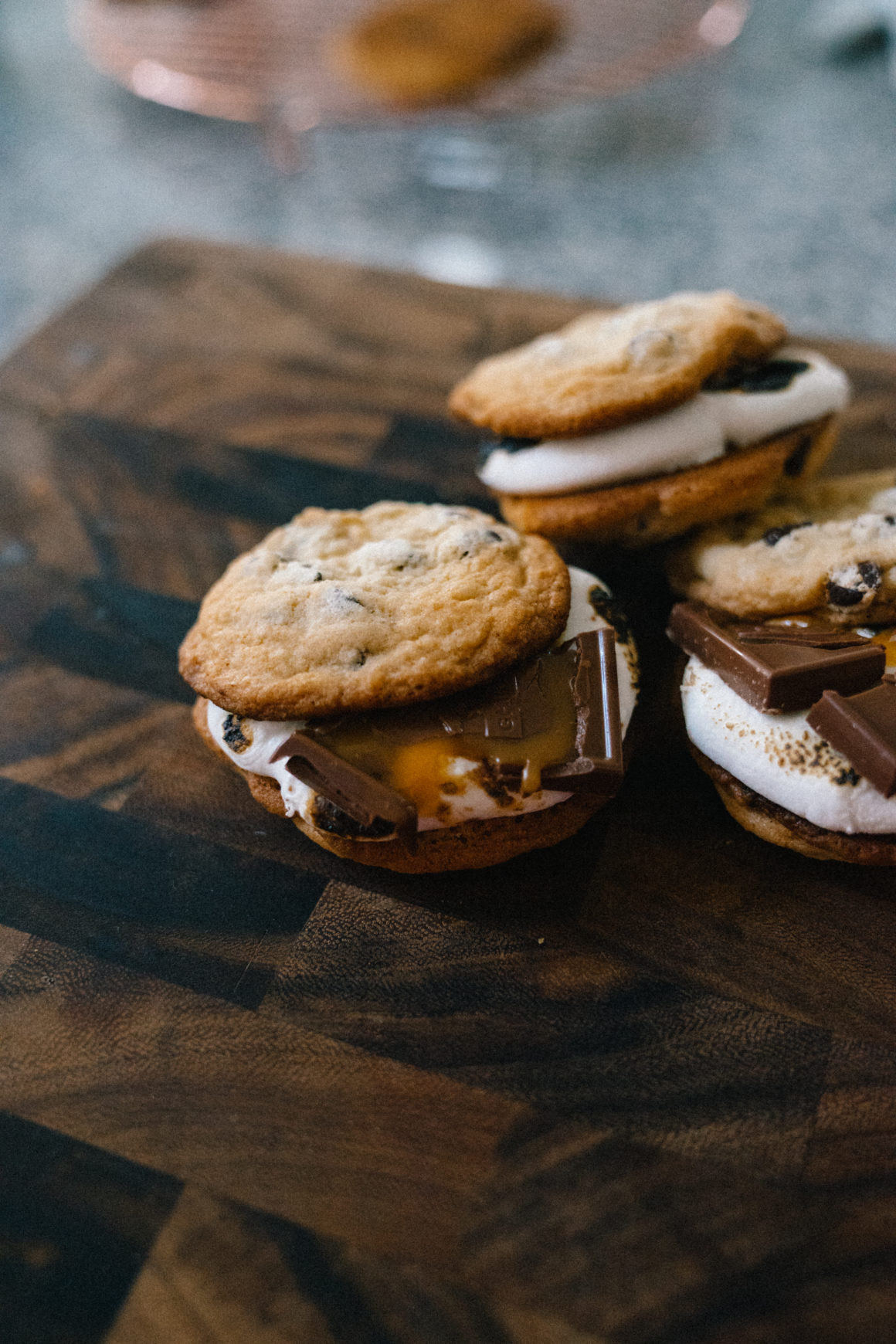 How to Make Marshmallow Caramel S’mores Cookies