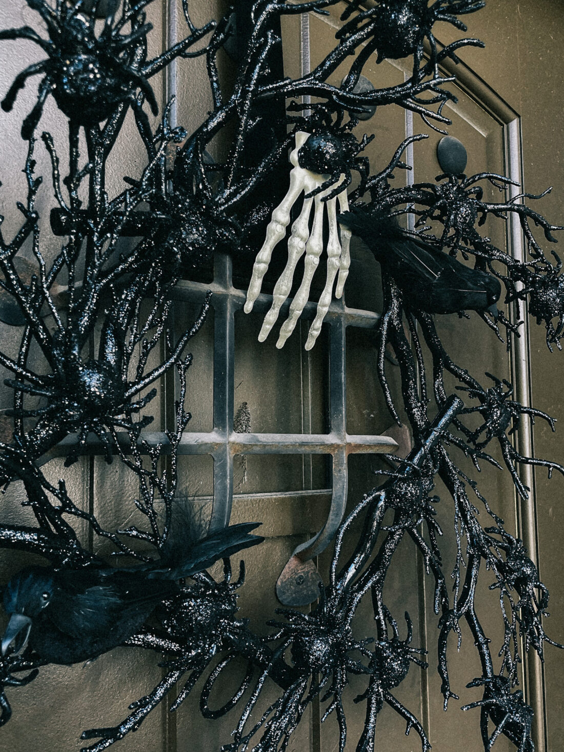 DIY Black Sparkly Spider Wreath Halloween Wreath