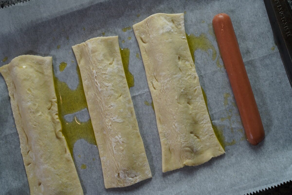 Viral Recipe: Upside Down Puff Pastry Hot Dog Hack