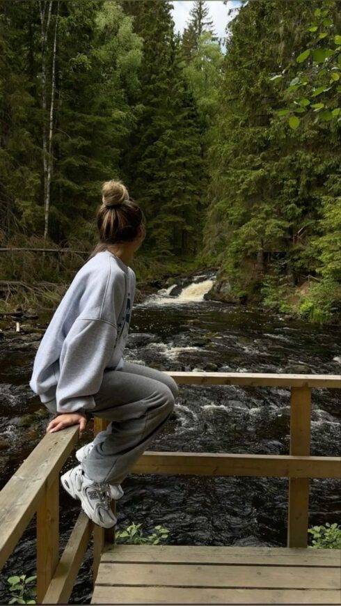 How to Look Cute While Camping - Outfit Inspo