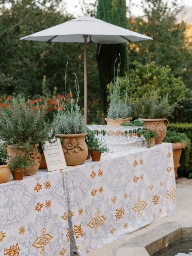 How to Elevate Your Summer Hosting & Entertaining Tips